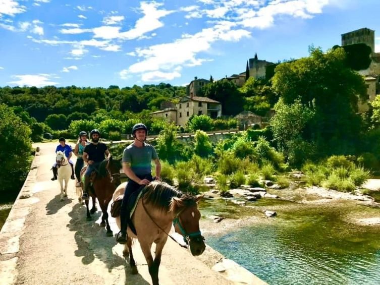 Terre à Cheval - Issirac - Activités de plein air - Bouger - Office de ...